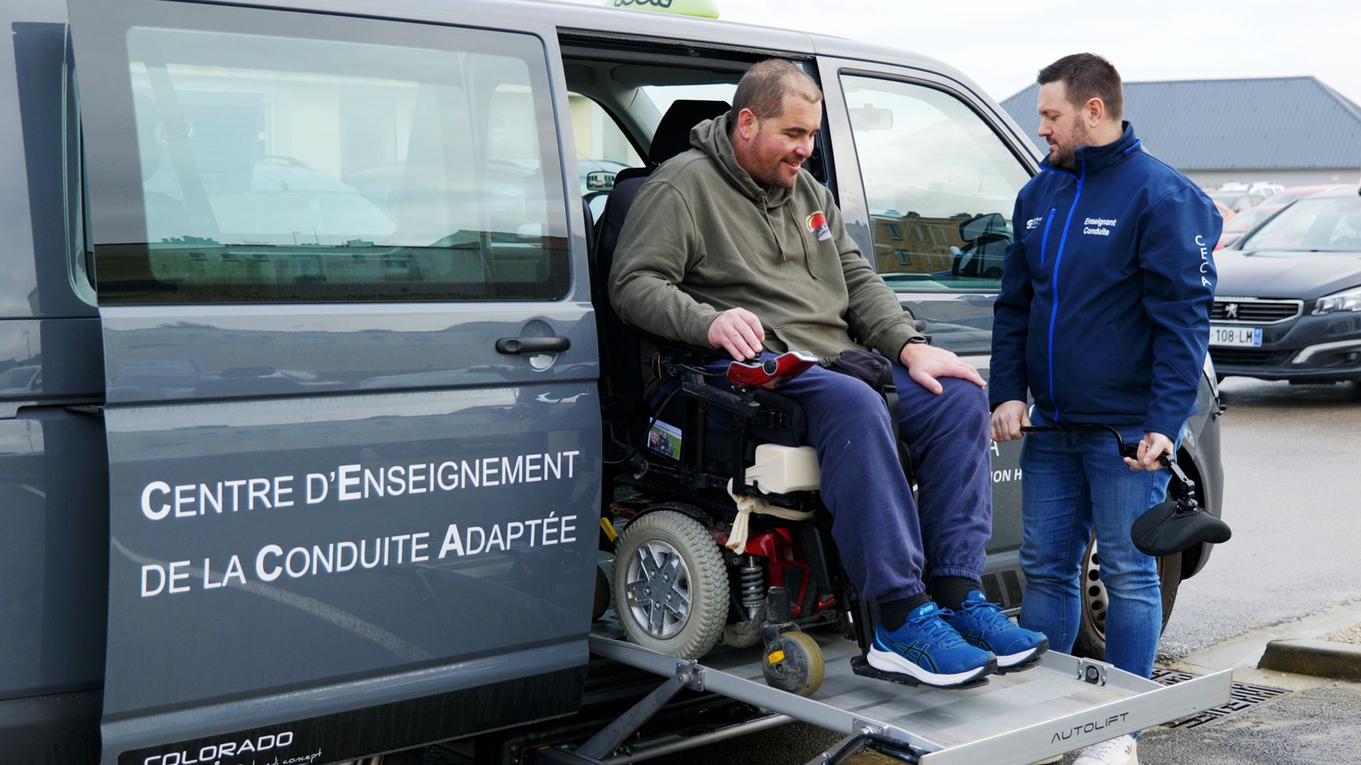 Apprendre à conduire avec un handicap : découvrez notre documentaire