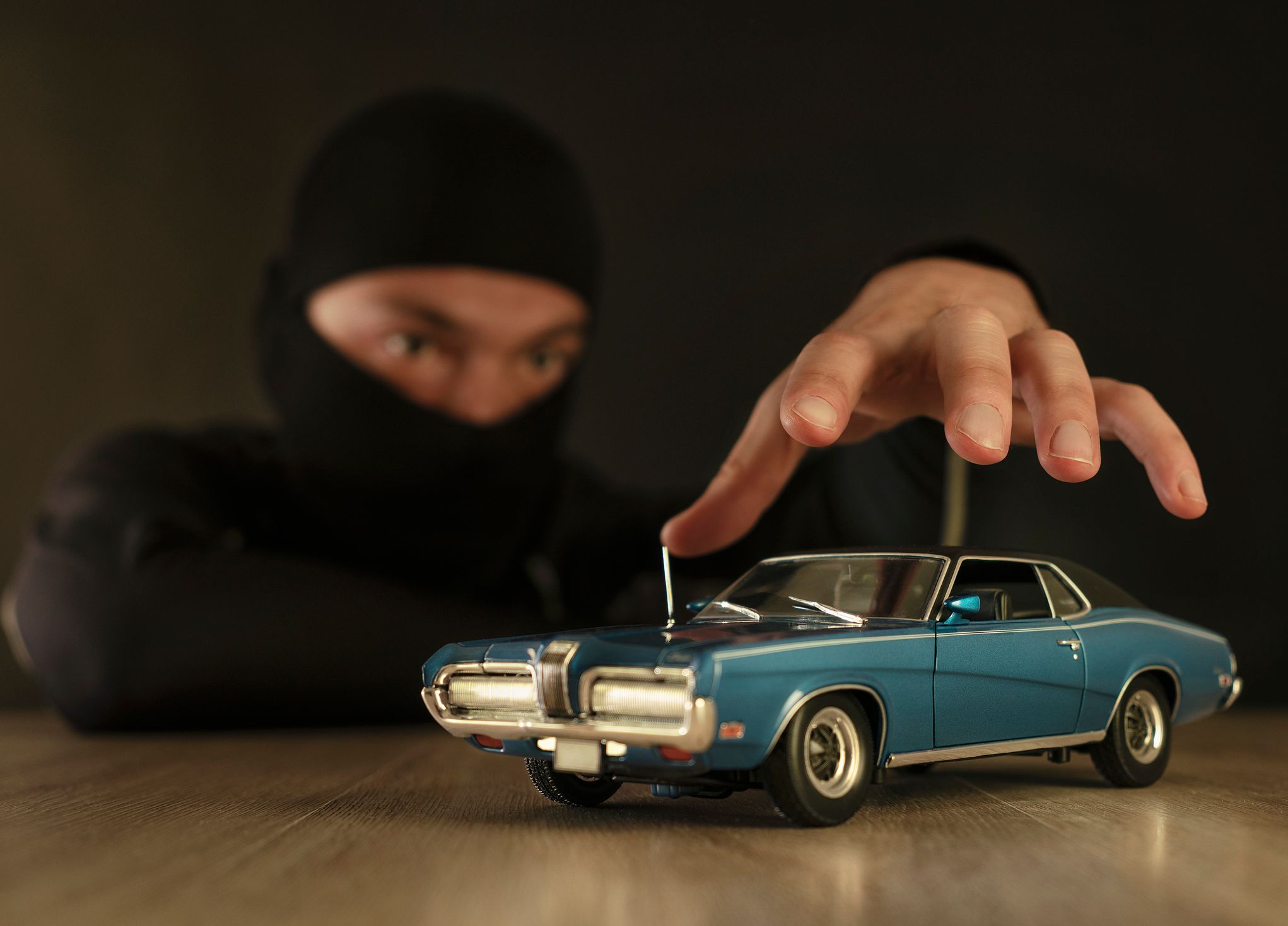 Car-jacking : comment l'éviter et comment réagir