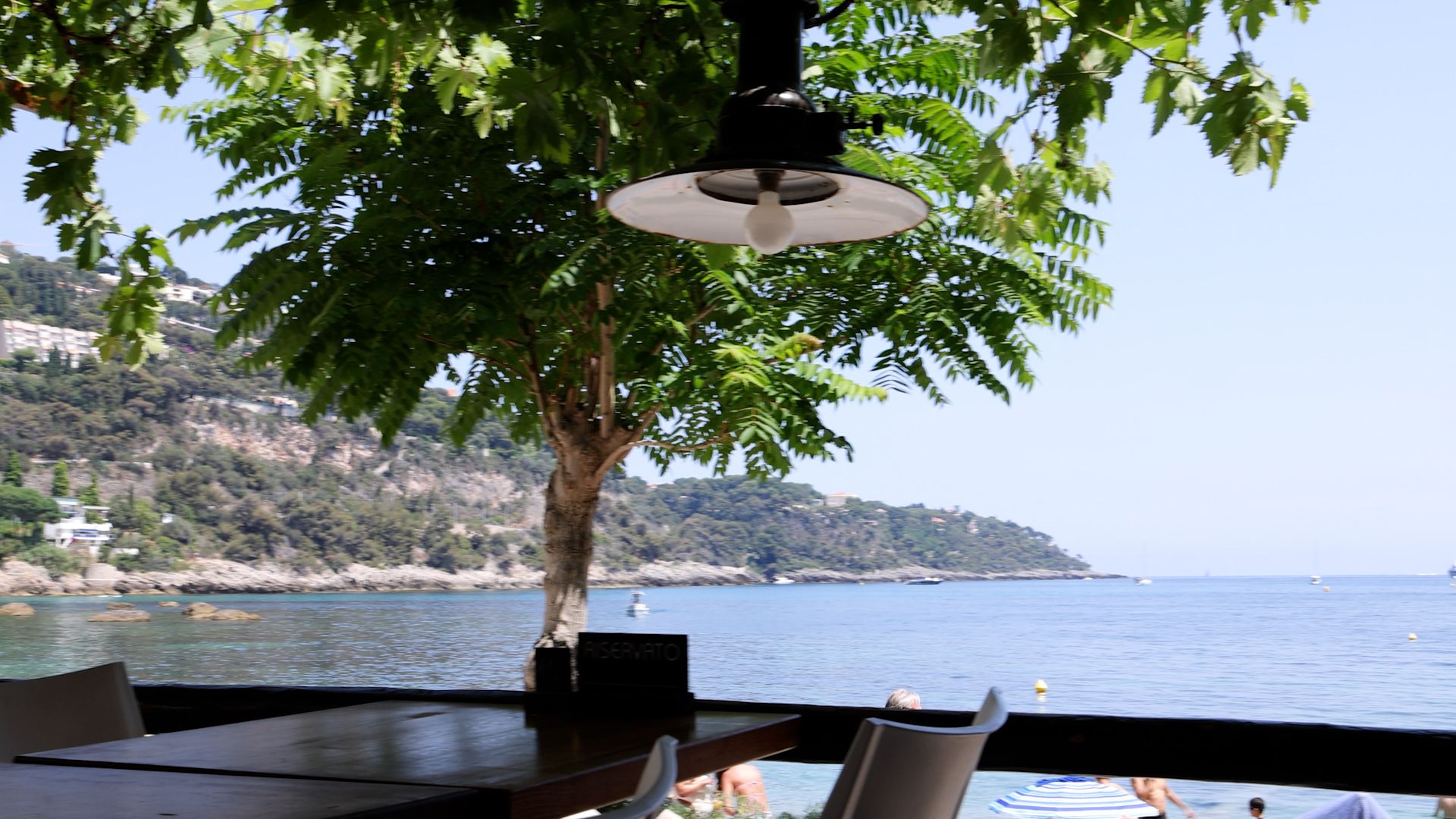 Le Cabanon sur la plage du Buse à Roquebrune-Cap-Martin